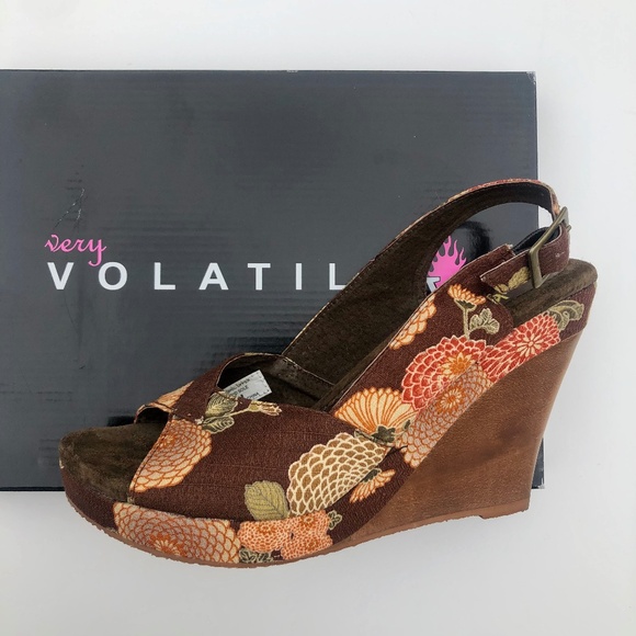 Very Volatile | Shoes | Wedged Floral Sandal By Very Volatile 75 With ...